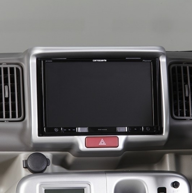 カロッツェリア8インチ楽ナビ+パネルセット（3年保証）